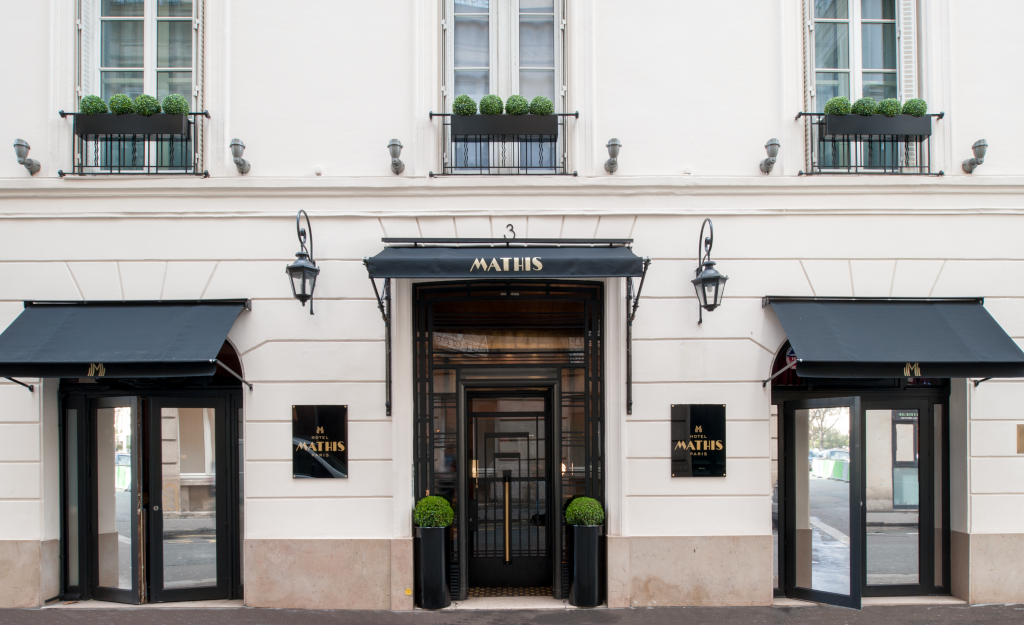 Mathis Paris - PLACE TO BE GUIDE